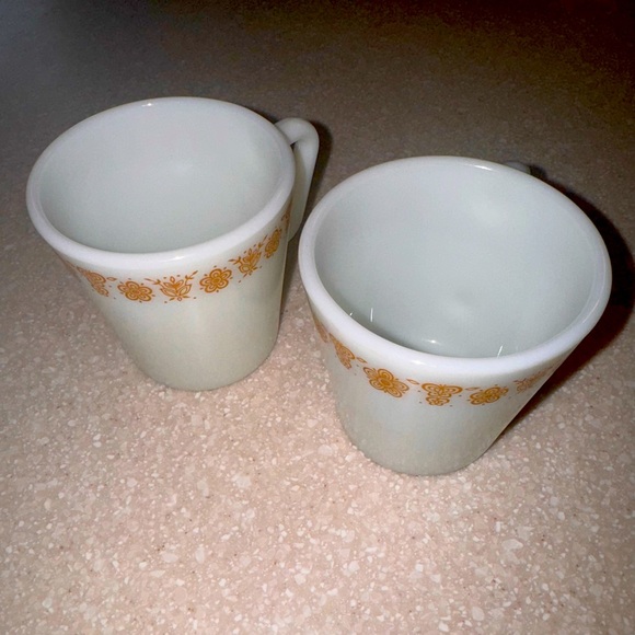 Pyrex | Kitchen | Set Of 2 Vintage Pyrex Butterfly Gold Coffee Mugs ...
